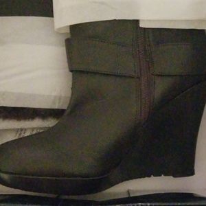 Dereon | Shoes | Dereon Party B Women Boots Brown Size 85 | Poshmark